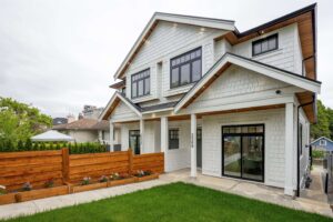 Grandivew & Renfrew Duplex – Vanmosa Properties Inc.